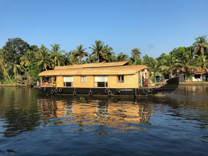 BACKWATER CRUISE, Things To Do in Kochi INDIA | hisgo U.S.A.